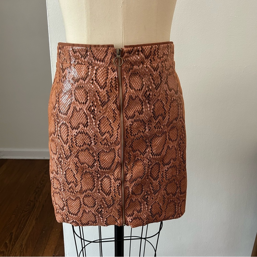 Retro 70s Style Express Faux Snake Skin Mini Skirt - Gem